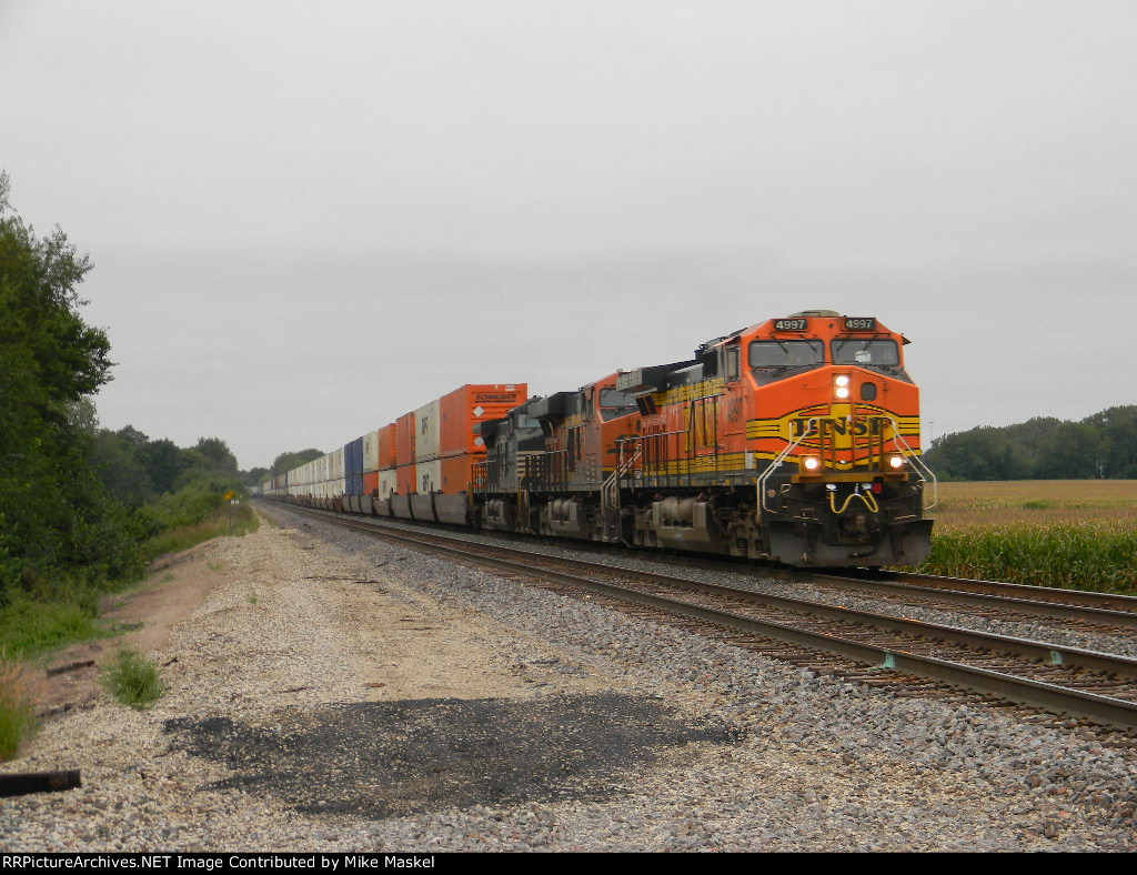 BNSF 4997